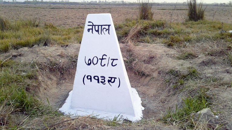 दशगजा क्षेत्रमा जबरजस्ती नदीजन्य पदार्थ उत्खनन गर्दै भारत – NepalWatch