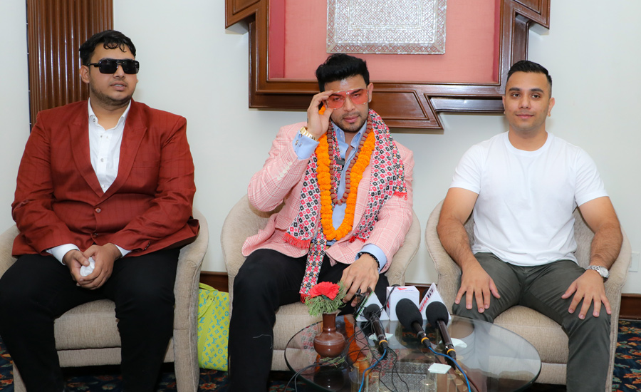 नेपाल आइपुगे बलिउड अभिनेता साहिल – NepalWatch