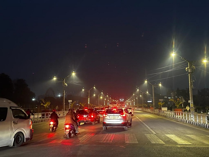 उज्यालो हुँदै काठमाडौंका सडक, १२ सय स्मार्ट स्ट्रीट लाइट जडान – NepalWatch